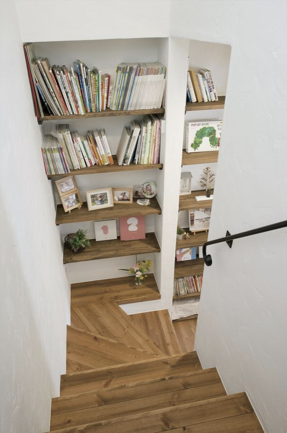 Tips For Dealing With Libraries In Your Staircase Area - DEARTARCH