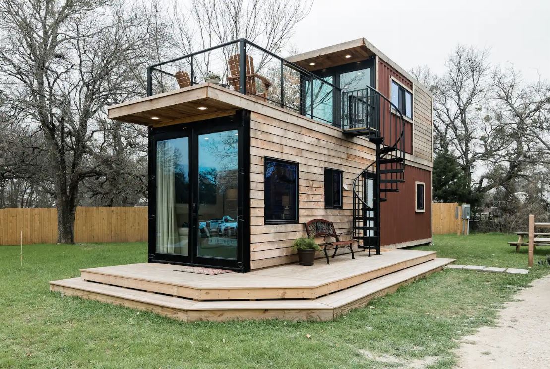 Custom Shipping House Made of Two Containers - DEARTARCH