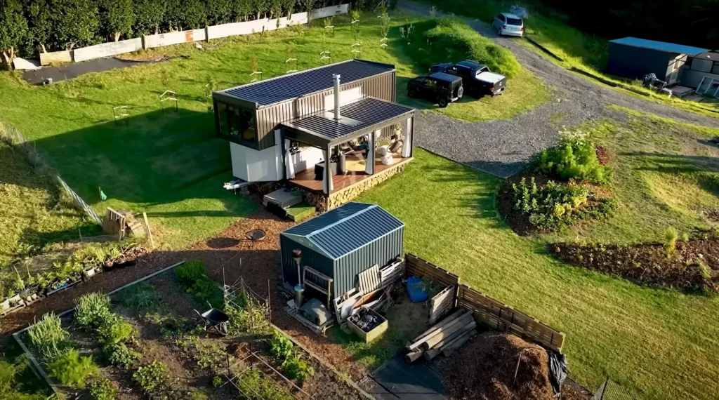 A 30 sq.m Mini Container House in the Auckland Valley - DEARTARCH