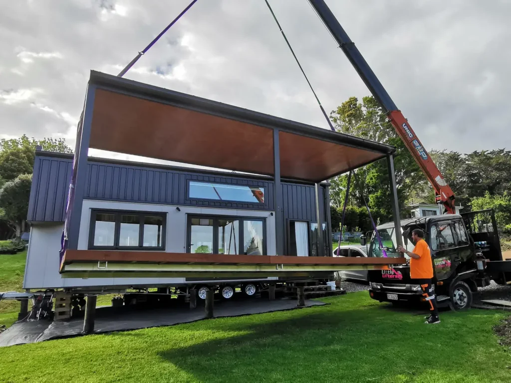A 30 sq.m Mini Container House in the Auckland Valley - DEARTARCH