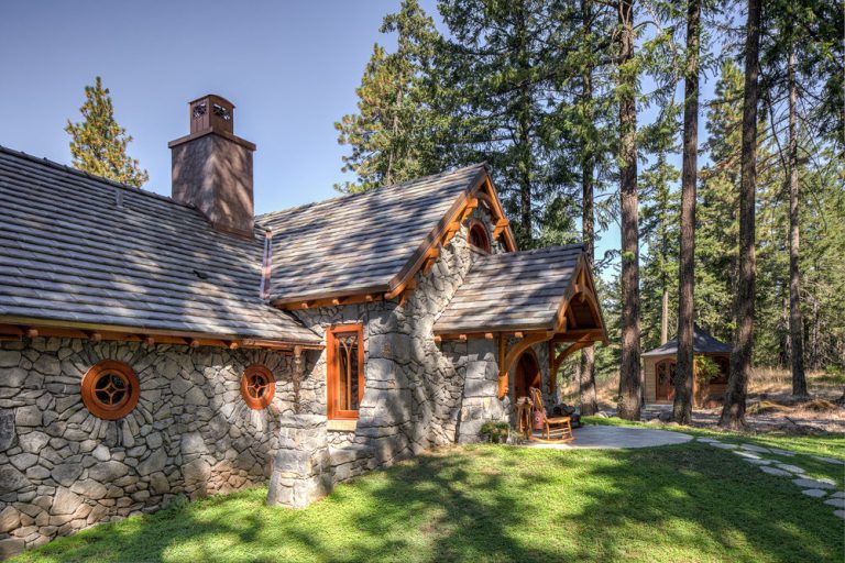 This Oregon Fairytale House Will Win Your Heart - DEARTARCH
