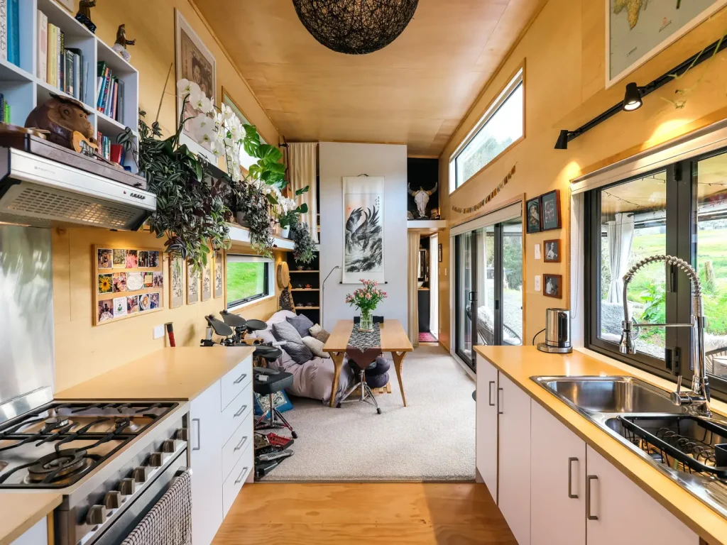 A 30 sq.m Mini Container House in the Auckland Valley - DEARTARCH