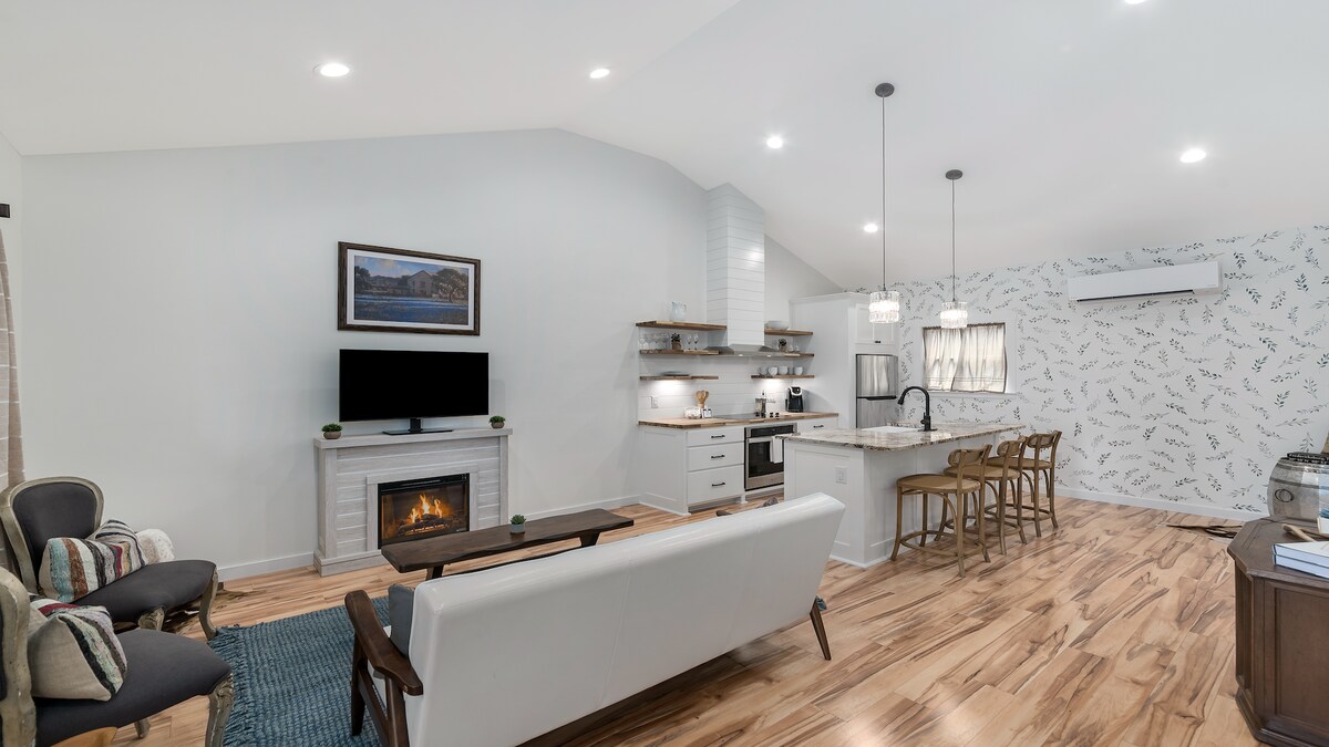 This Cozy Home Will Make You Fall in Love With Tiny Homes - DEARTARCH